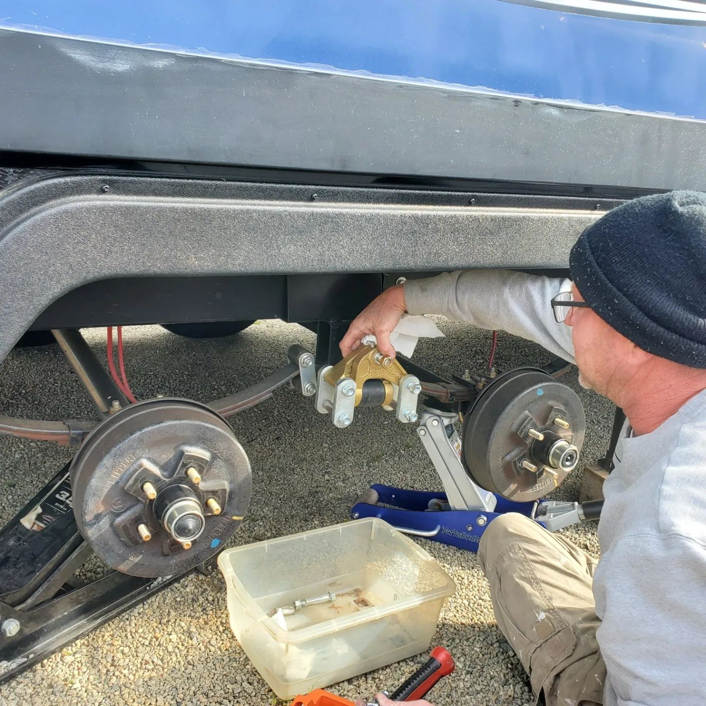 Installing Dexter E-Z Flex Axle Upgrade Kit - StillWinnie